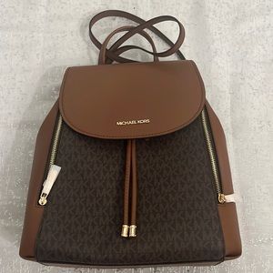 Bags | Nwt Michael Kors Phoebe Medium Flap Drawstring Signature ...